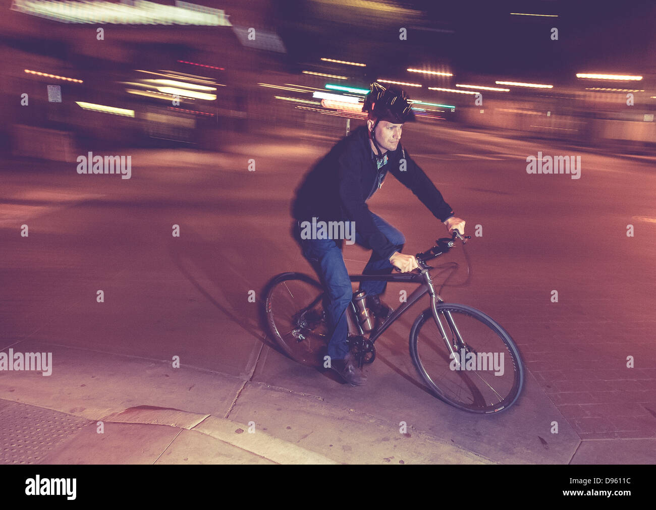 Commuter night hi-res stock photography and images - Alamy