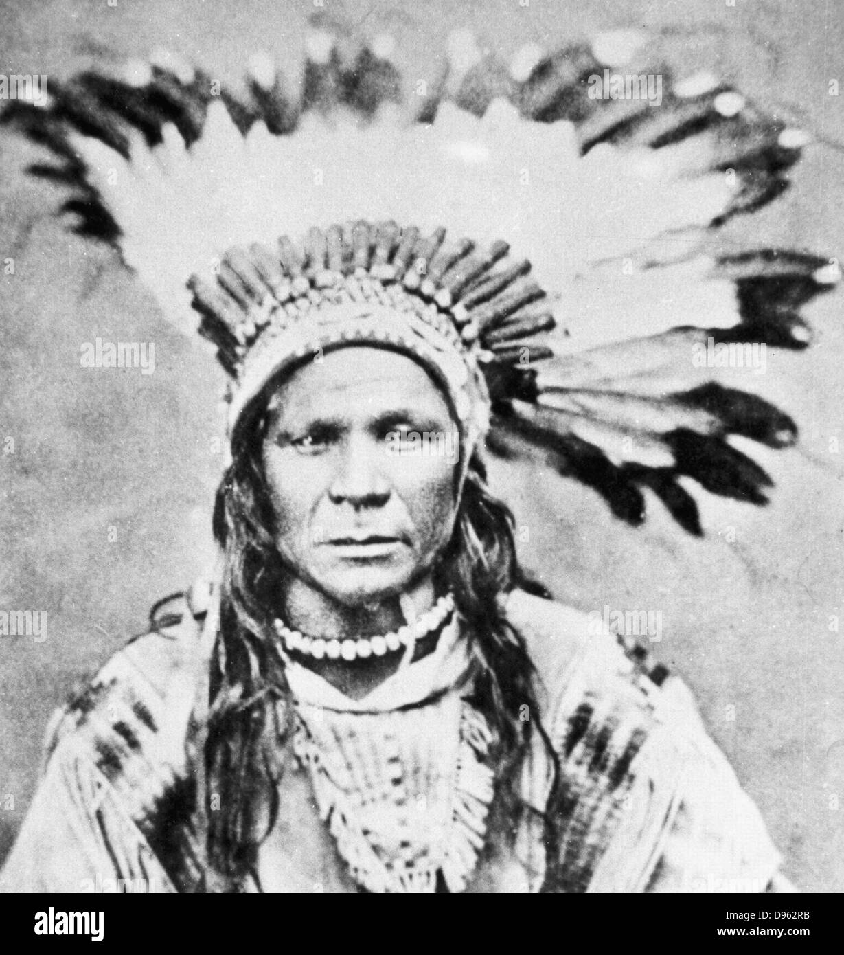 American indian chief hi-res stock photography and images - Alamy