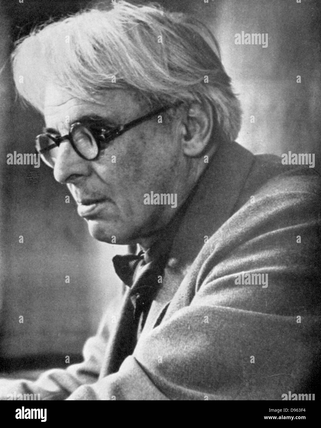 William Butler Yeats (1865-1939) in later life. Half-tone. Black-and ...