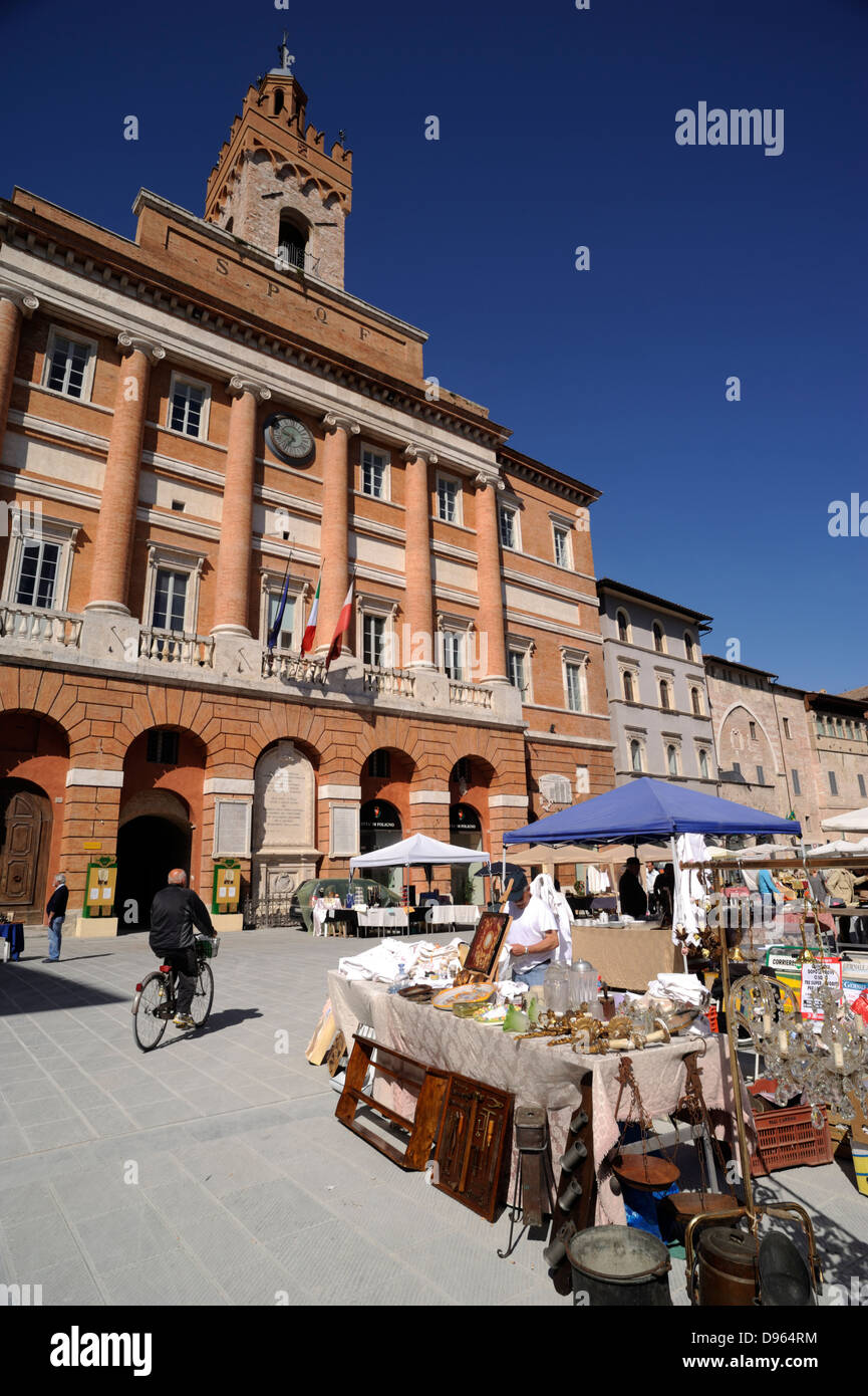 Italy, Umbria, Foligno, Piazza della Repubblica, flea market and town ...