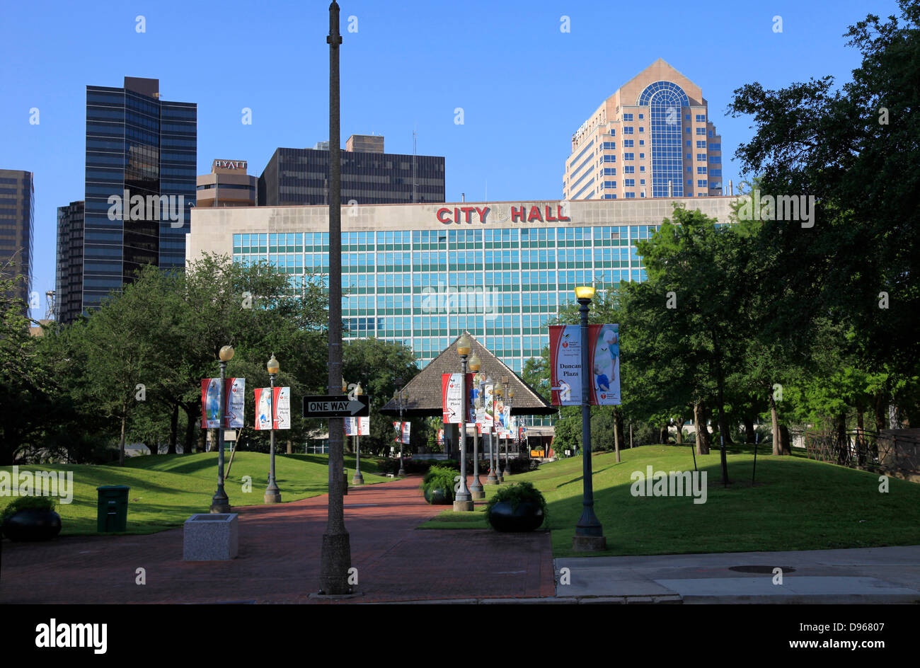 Duncan plaza hi-res stock photography and images - Alamy