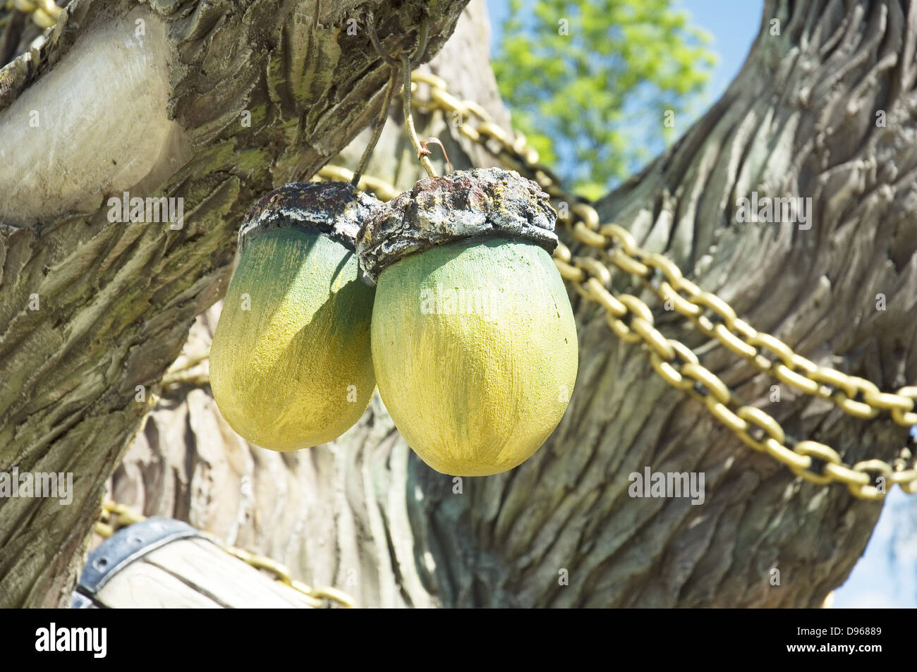Monument to oak tree with acorns. Kozelsk city, Russia Stock Photo - Alamy
