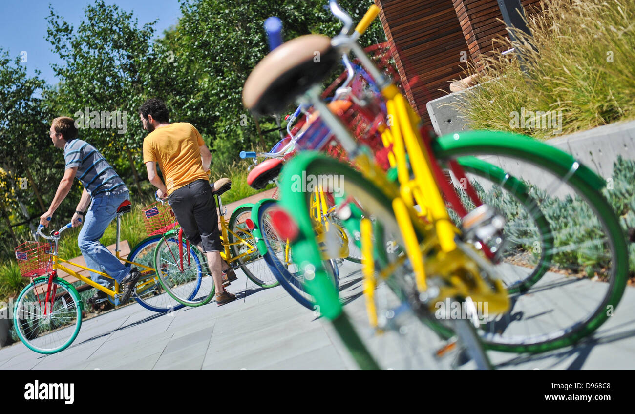 Silicon Valley - Google Campus - bikes Stock Photo - Alamy