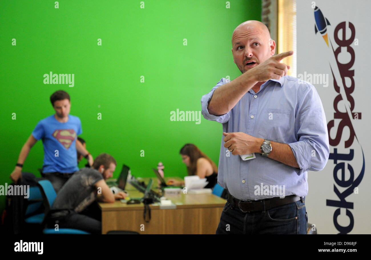 Startup Rocket Space - Manager Duncon Logan Stock Photo - Alamy