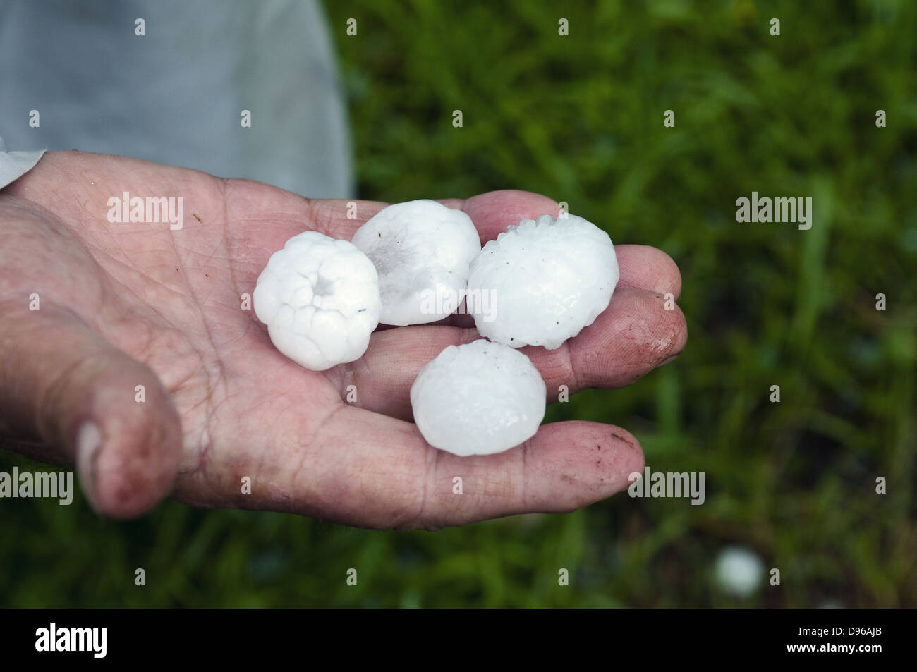 Hand hail hi-res stock photography and images - Alamy