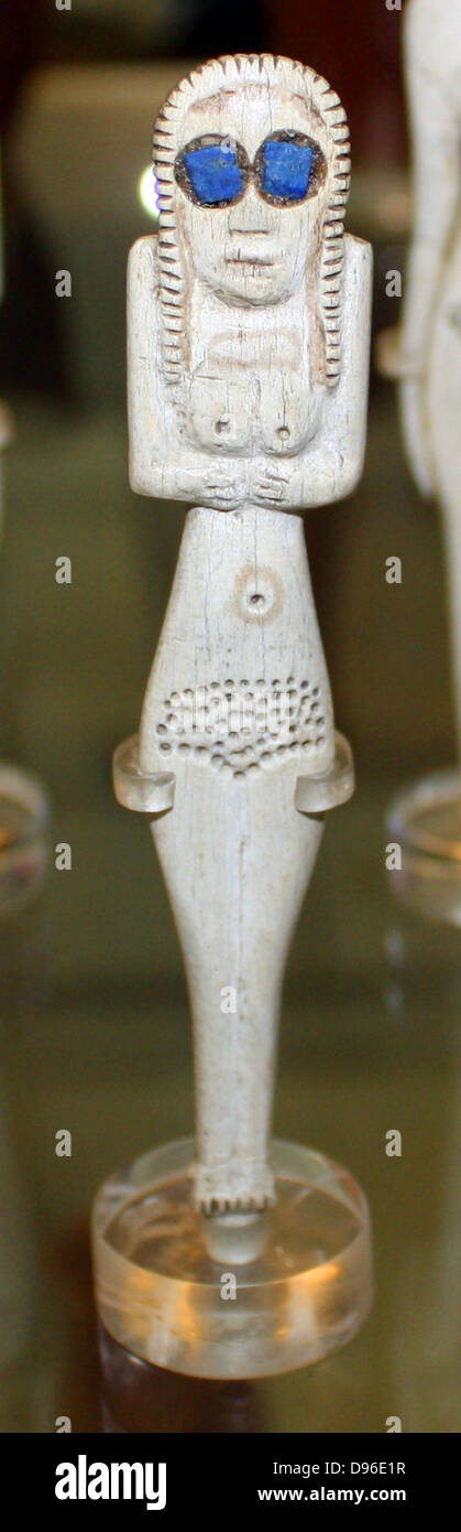 Figurines of bone and ivory predynastic hi-res stock photography and ...
