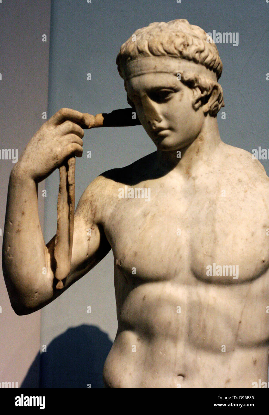 Roman athlete statue hi-res stock photography and images - Alamy