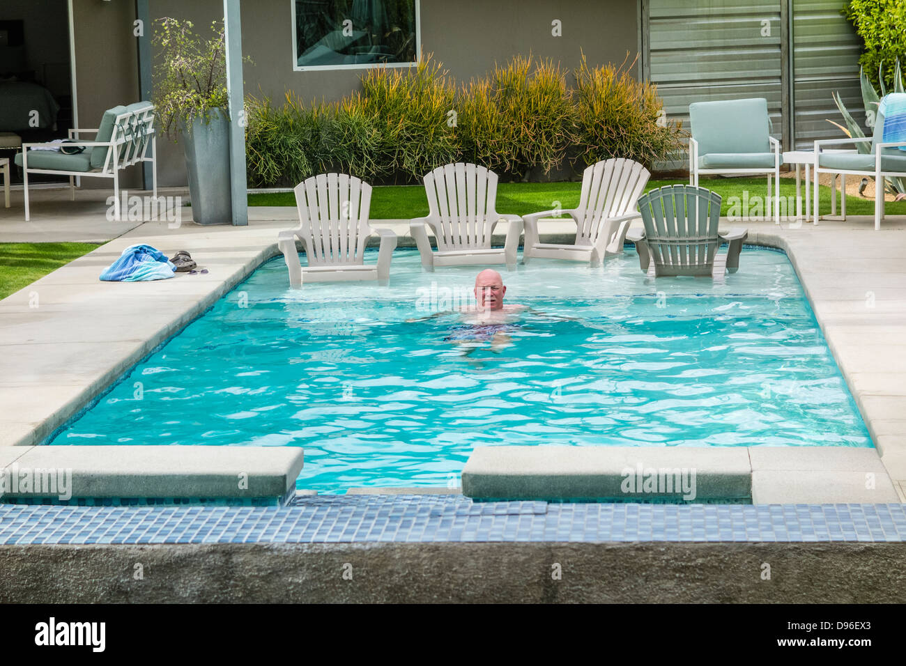 Palm springs swimming pools hi-res stock photography and images - Alamy