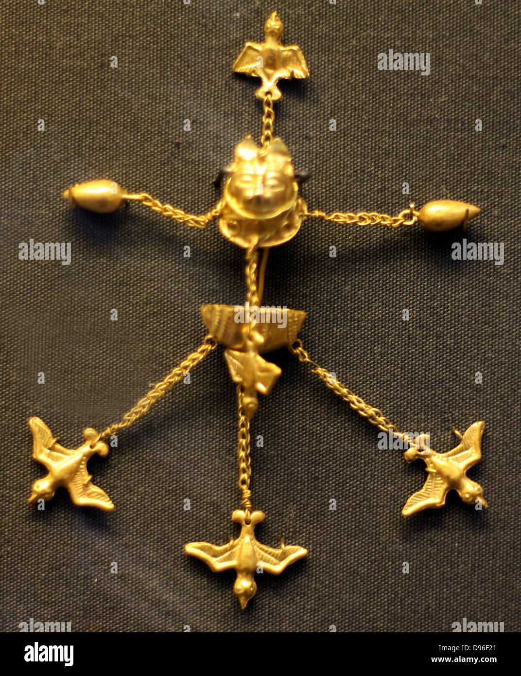 Ancient Greek 'Palace Age' Minoan Gold pendant. Circa 1850-1550 BC ...