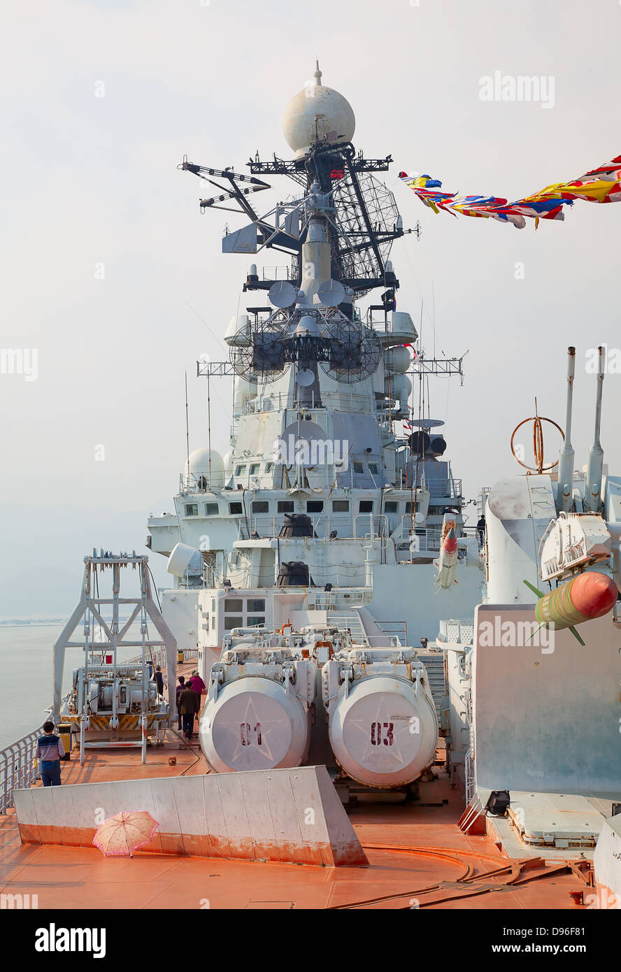 Modern chinese battleship in the harbour Stock Photo - Alamy
