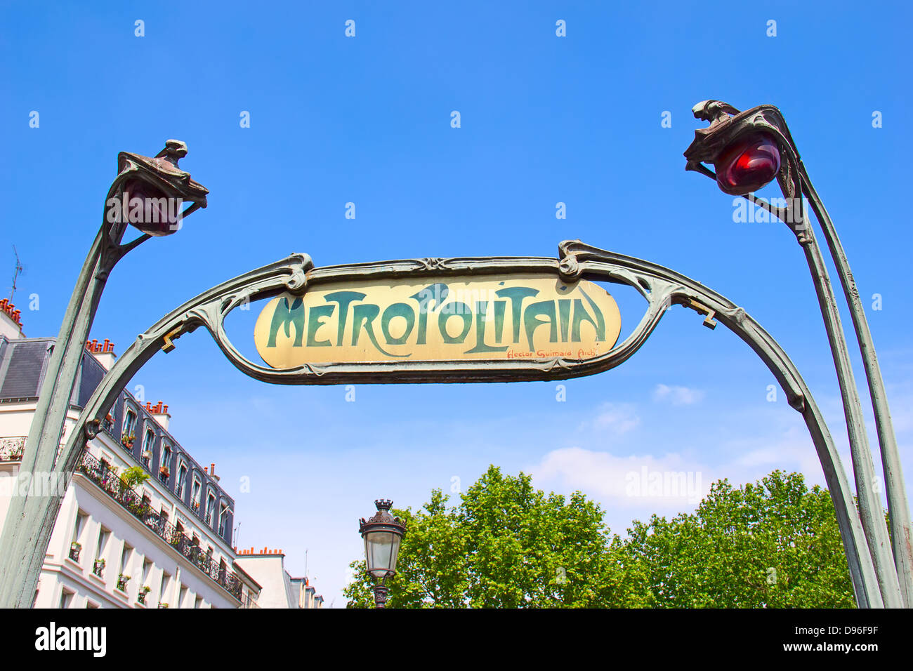 Pole art design paris hi-res stock photography and images - Alamy