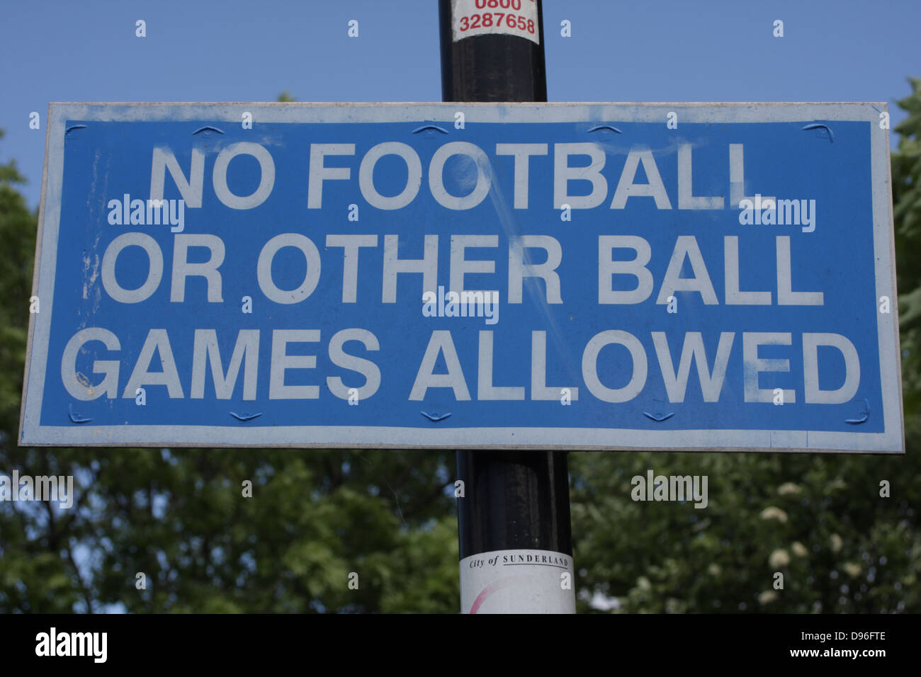 Football sign hi-res stock photography and images - Alamy