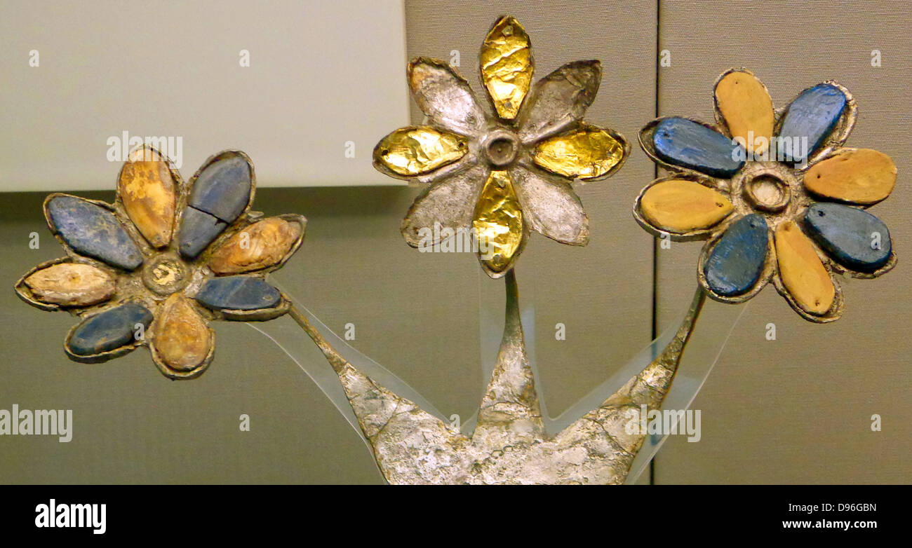 Detail from headdress of Princess Puabi. Sumerian, 2600 BC. Silver head ...