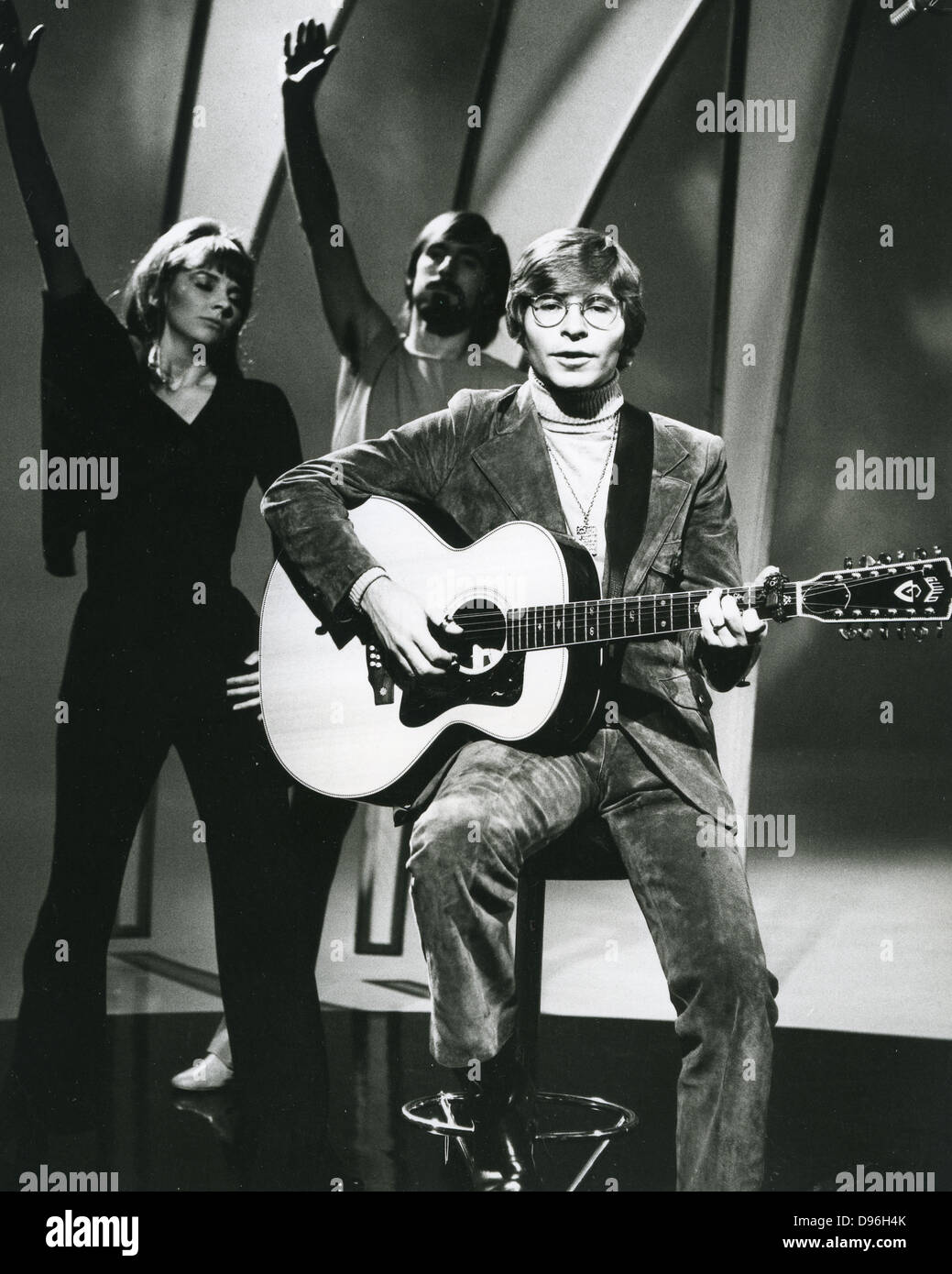 JOHN DENVER (1943-1997) US singer in 1974 Stock Photo - Alamy