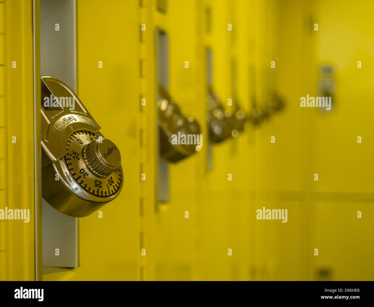 Locker cabinets hi-res stock photography and images - Alamy