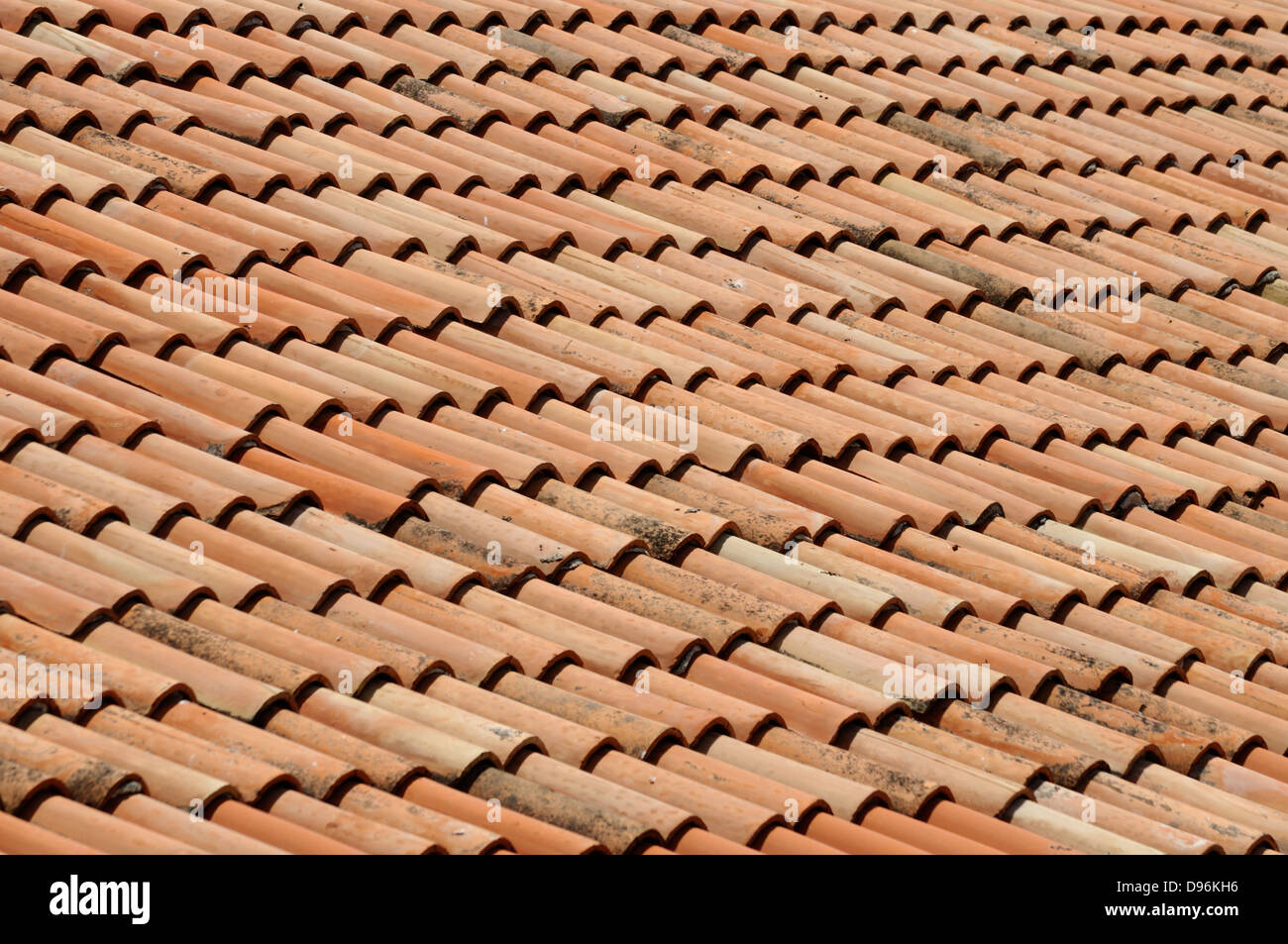 Red shingles hi-res stock photography and images - Alamy