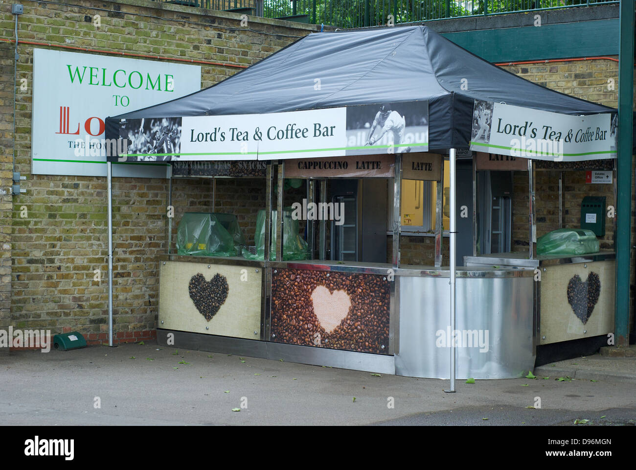 Lord's tea and coffee bar at the Nursery End Stock Photo - Alamy