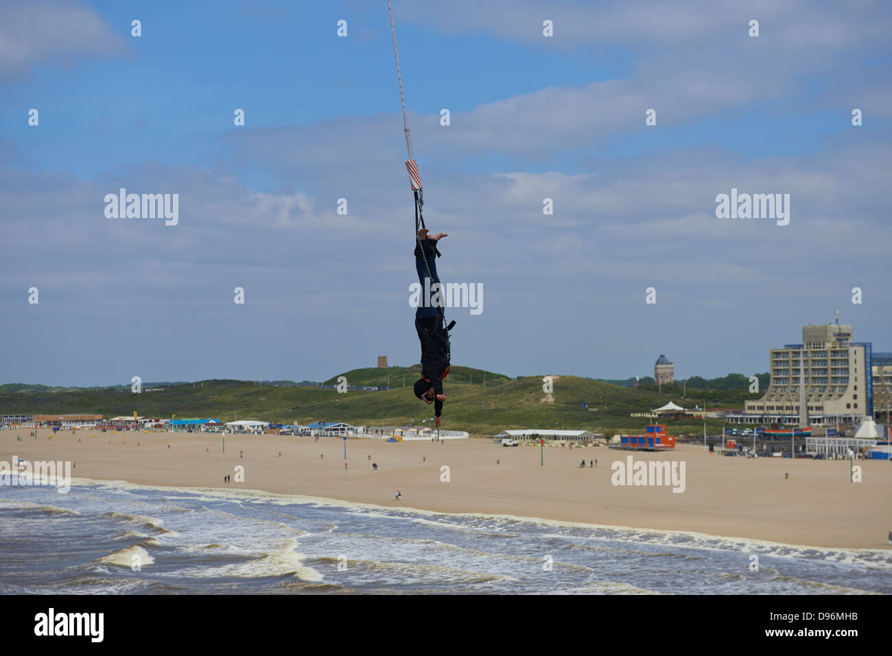 Bungee jumping from pier scheveningen hi-res stock photography and ...