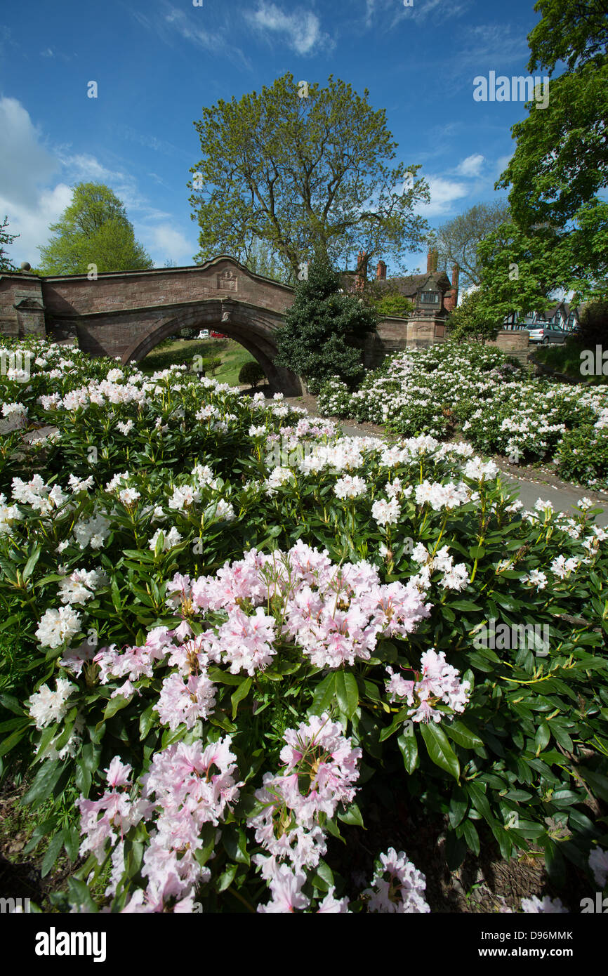 Dell bridge port sunlight village hi-res stock photography and images ...