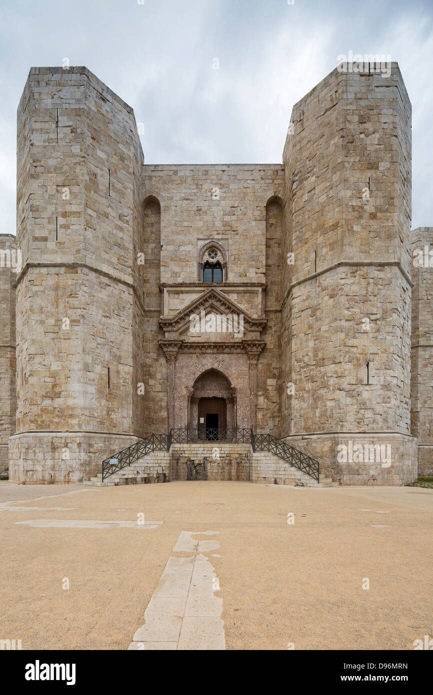 entrance, Castel del Monte, Andria, Apulia, Italy Stock Photo - Alamy