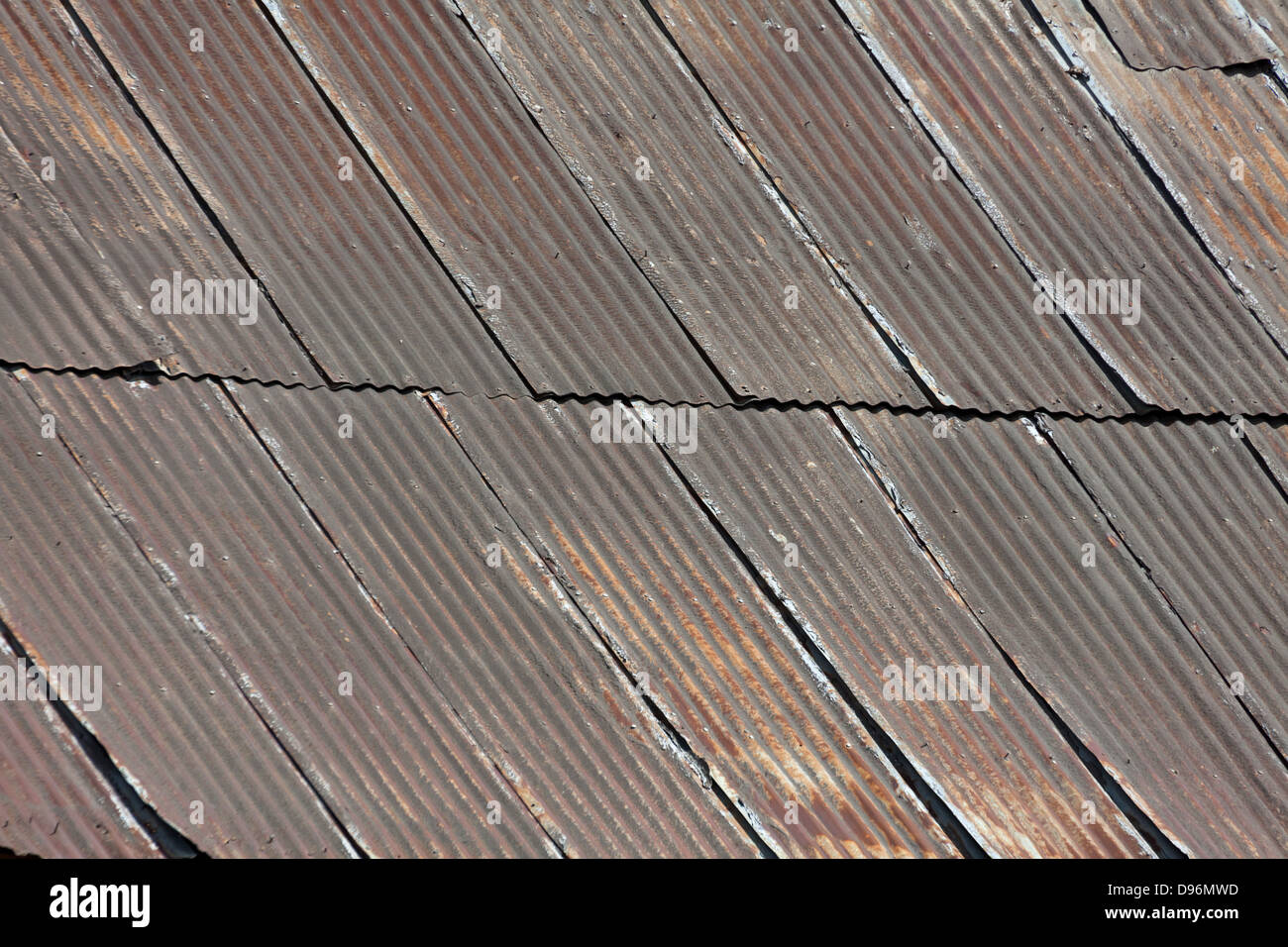 Corrugated iron sheet hi-res stock photography and images - Alamy