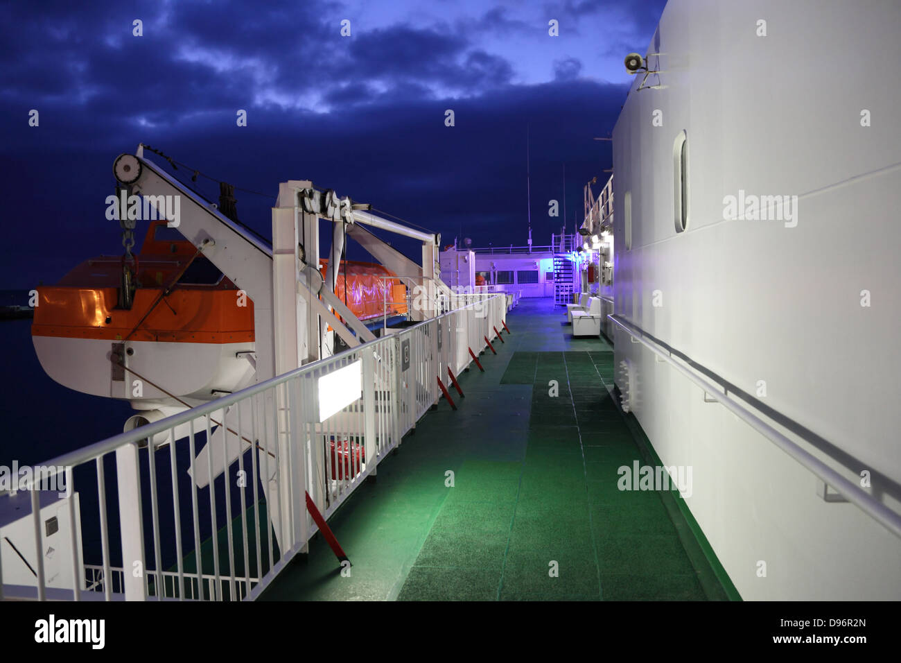 Big lifeboat hi-res stock photography and images - Alamy
