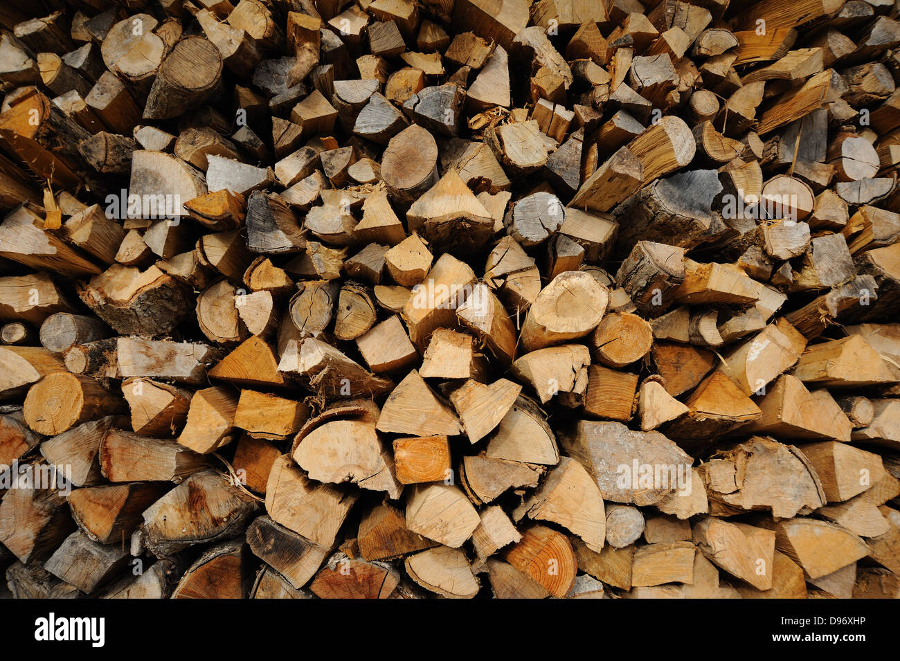 Short logs hi-res stock photography and images - Alamy