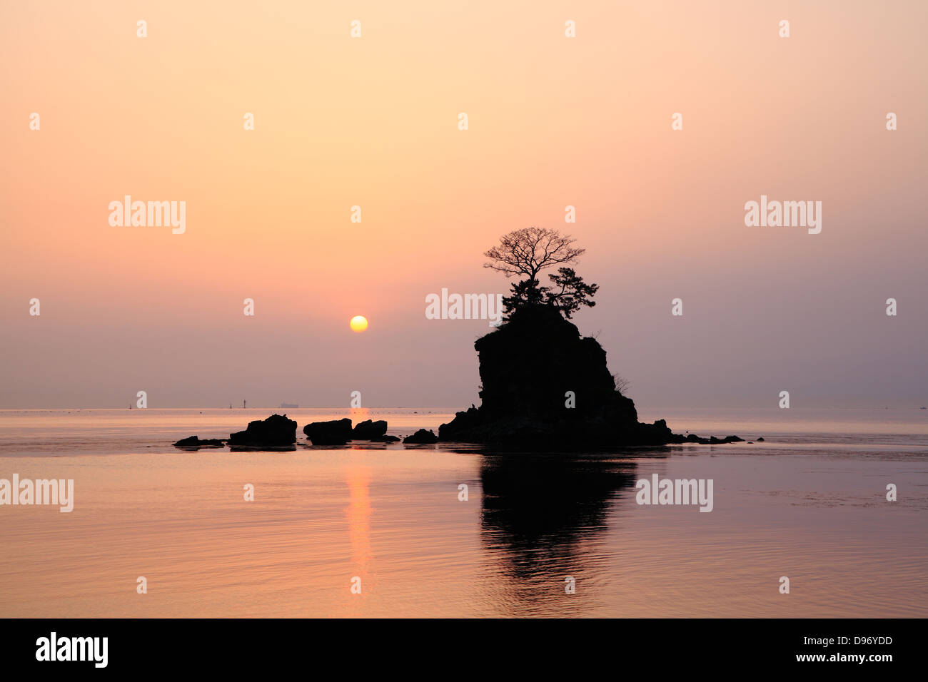 Morning sun at the Amaharashi coast in Japan Stock Photo - Alamy