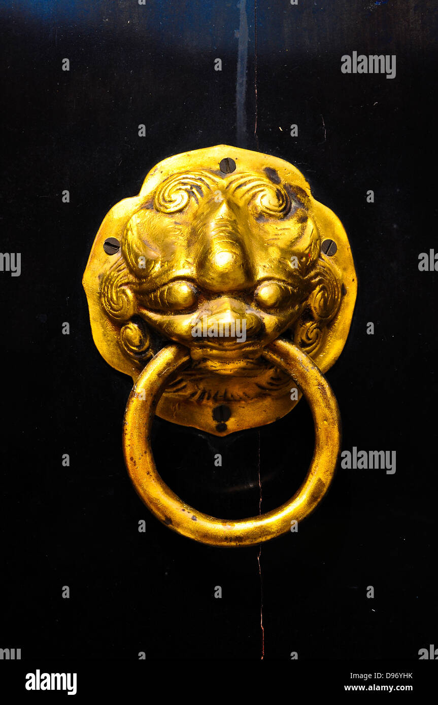 China Gold Knocker Stock Photo - Alamy