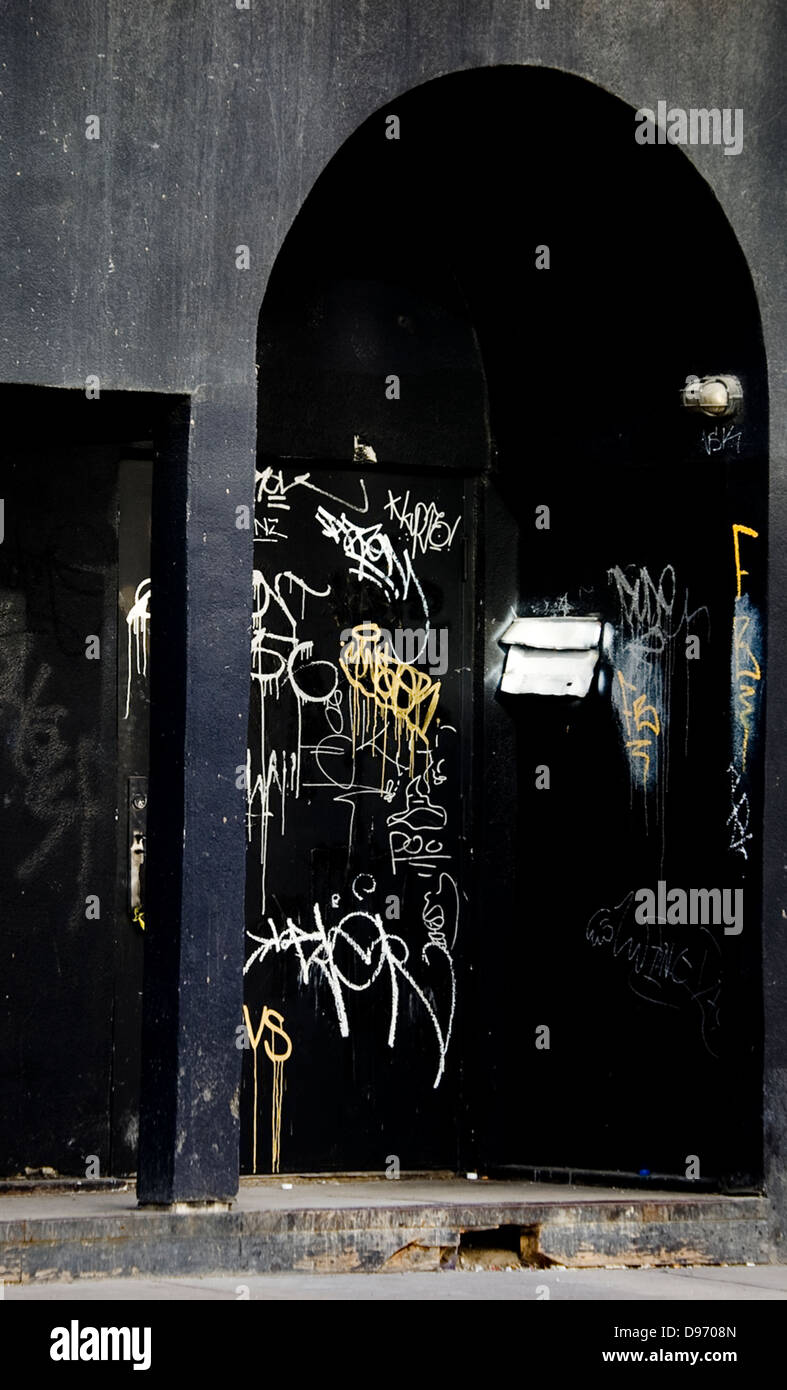 Gold graffiti hi-res stock photography and images - Alamy