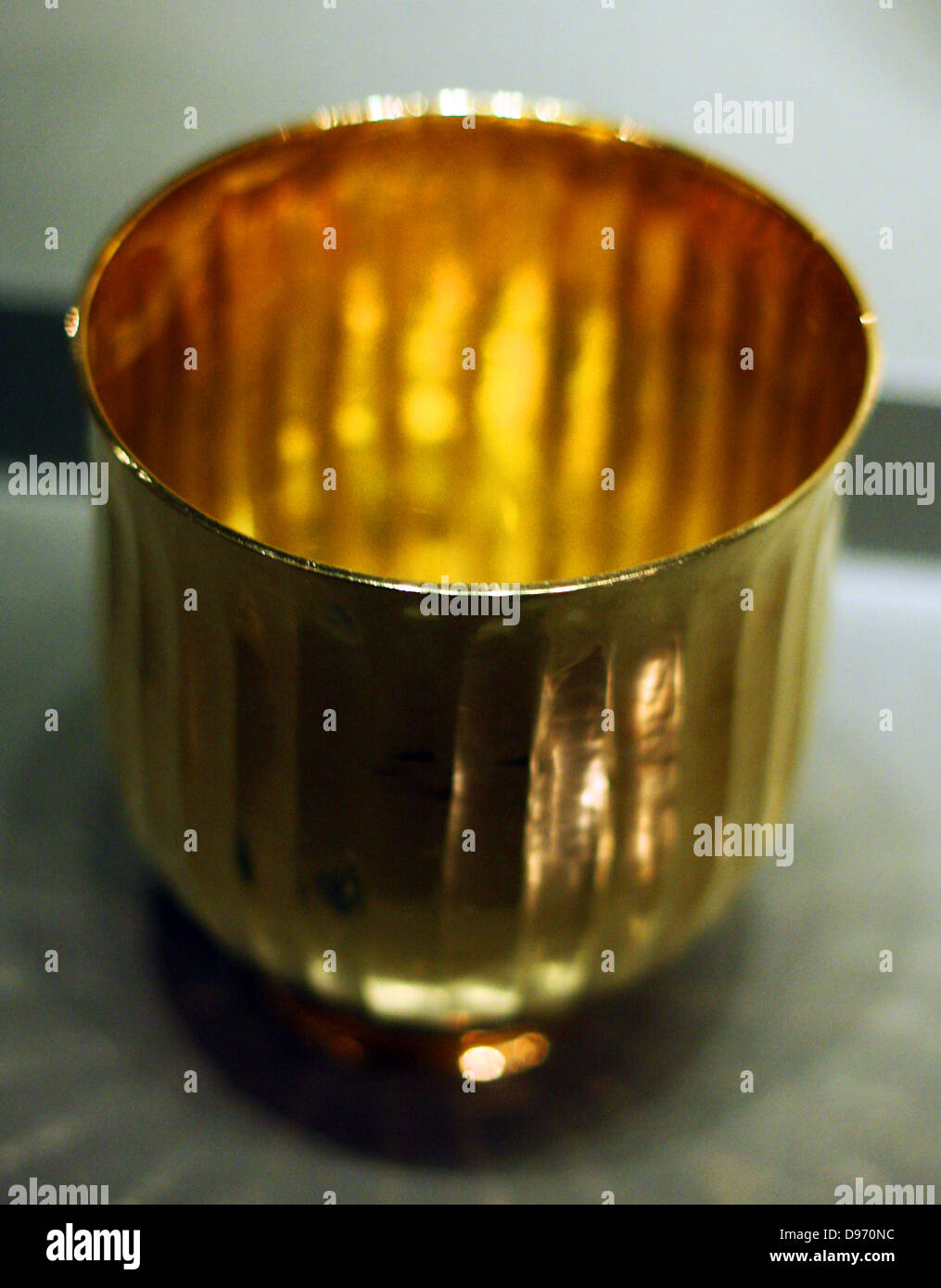 gold beaker 3rd century BC, Greek Stock Photo - Alamy