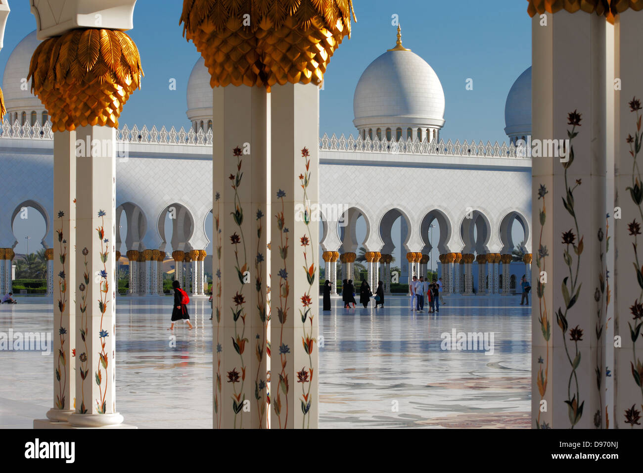 Sheikh Zayed Grand Mosque, Abu Dhabi is the largest in the UAE and the ...