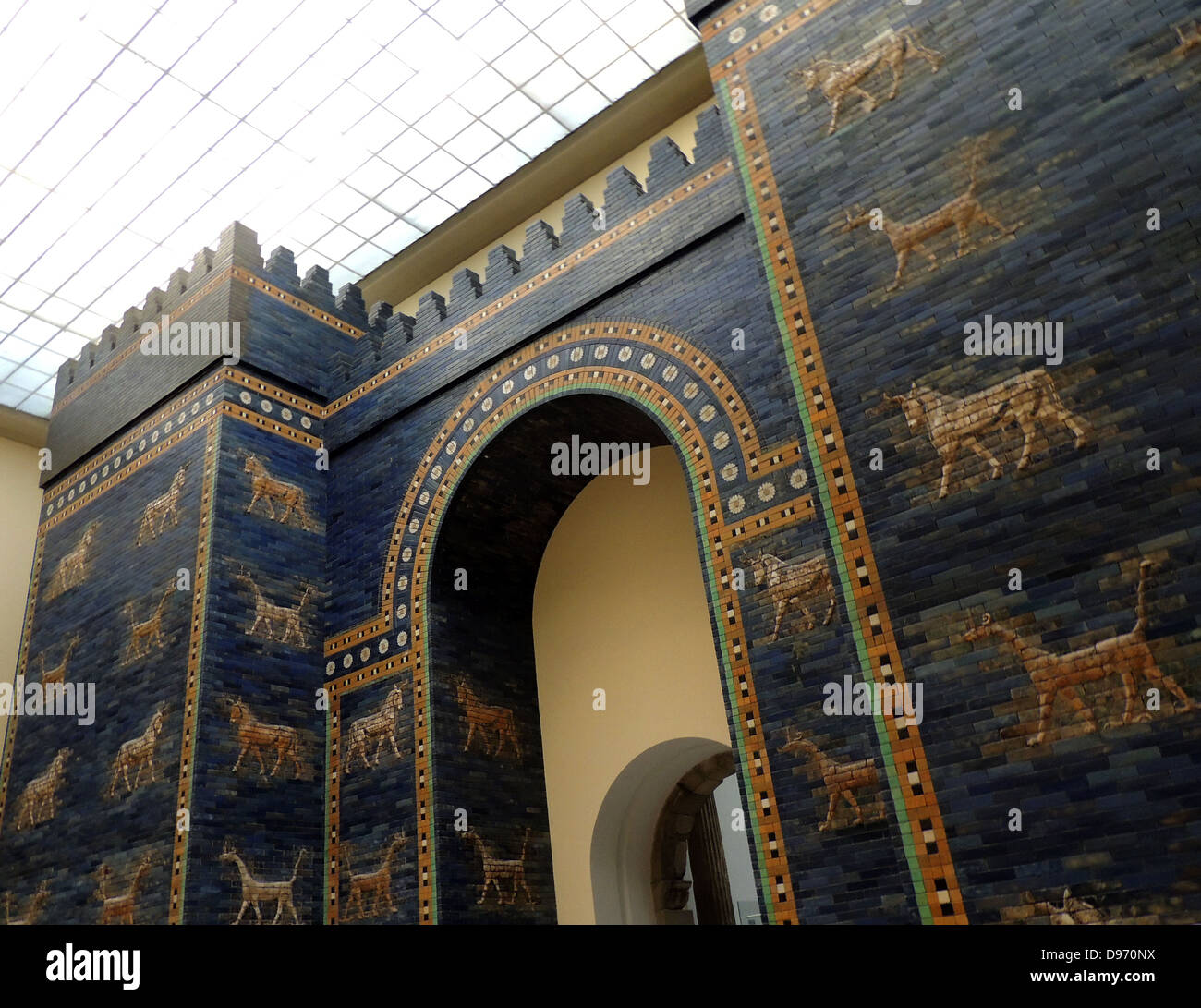 Babylon plus details showing palms hi-res stock photography and images ...