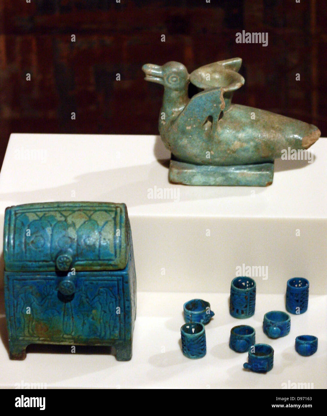 Burial goods - jewellery box with lid, variedly decorated rings. 25th ...