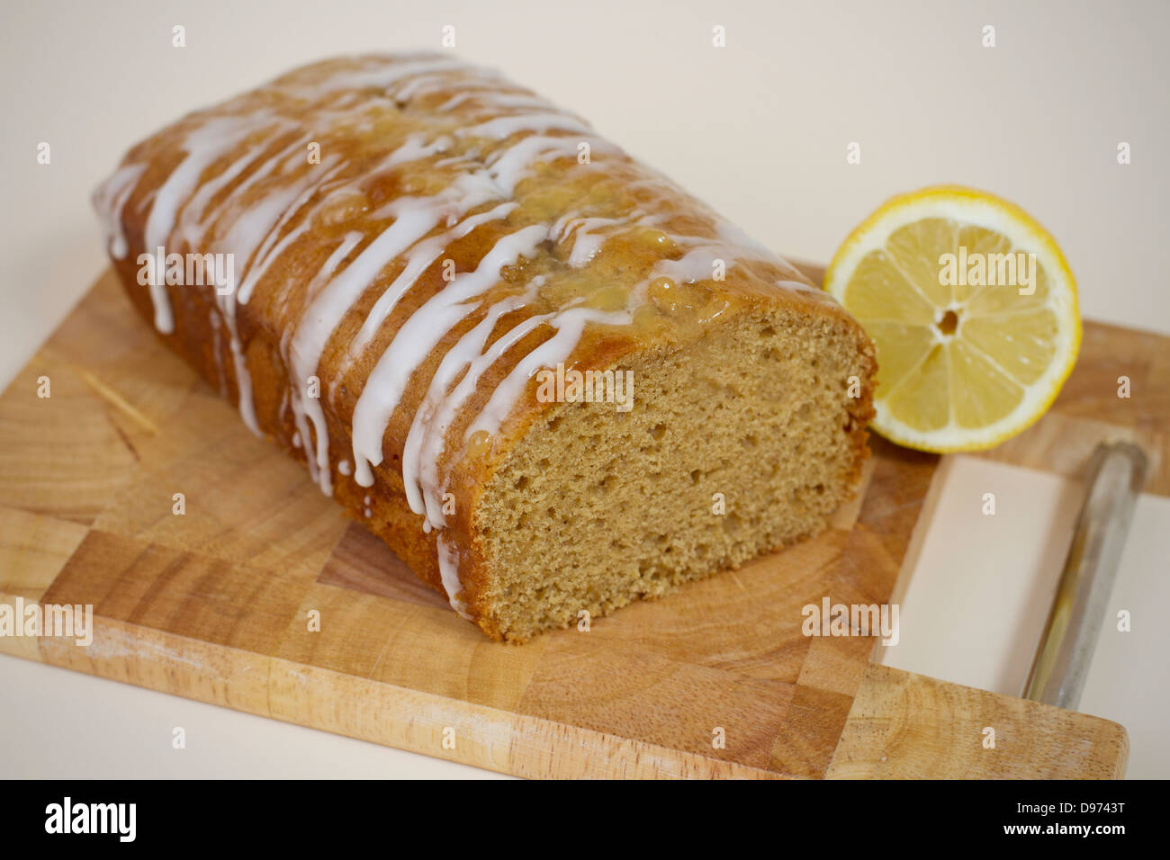 Lemon drizzle cake Stock Photo - Alamy
