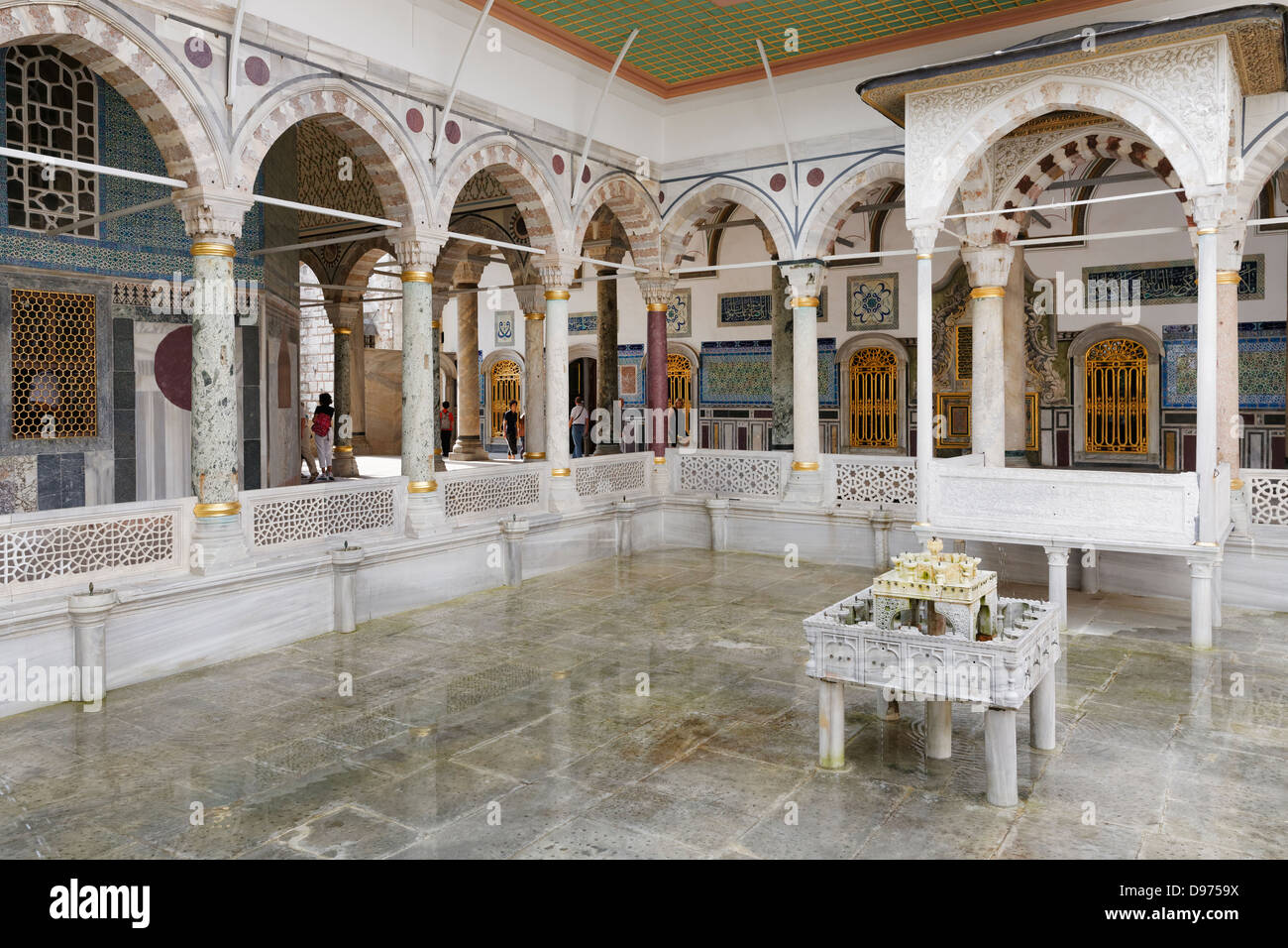 Topkapi palace interior hi-res stock photography and images - Alamy