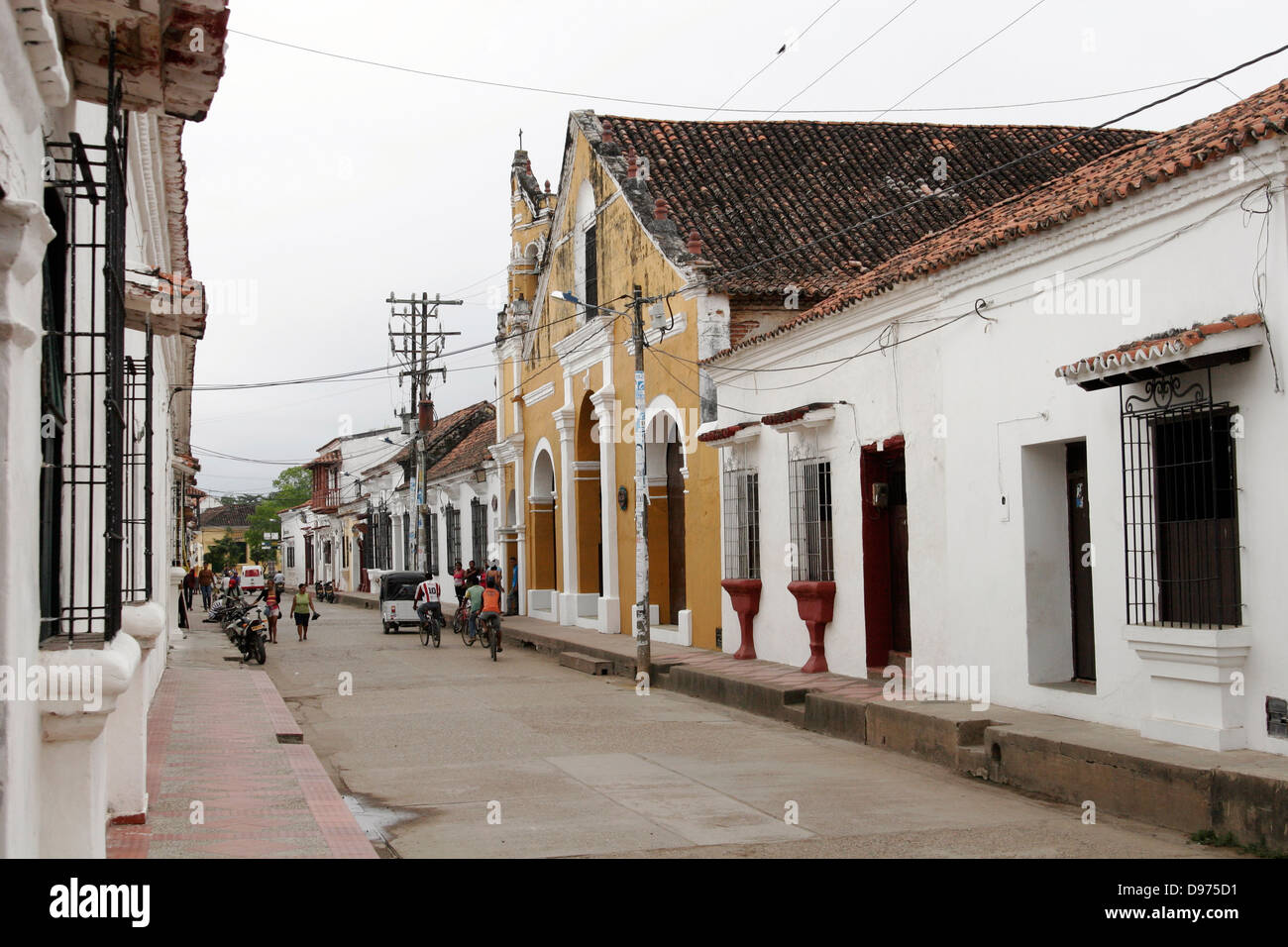 White and yellow colonial houses in Mompos (Mompox), Santa Cruz de ...
