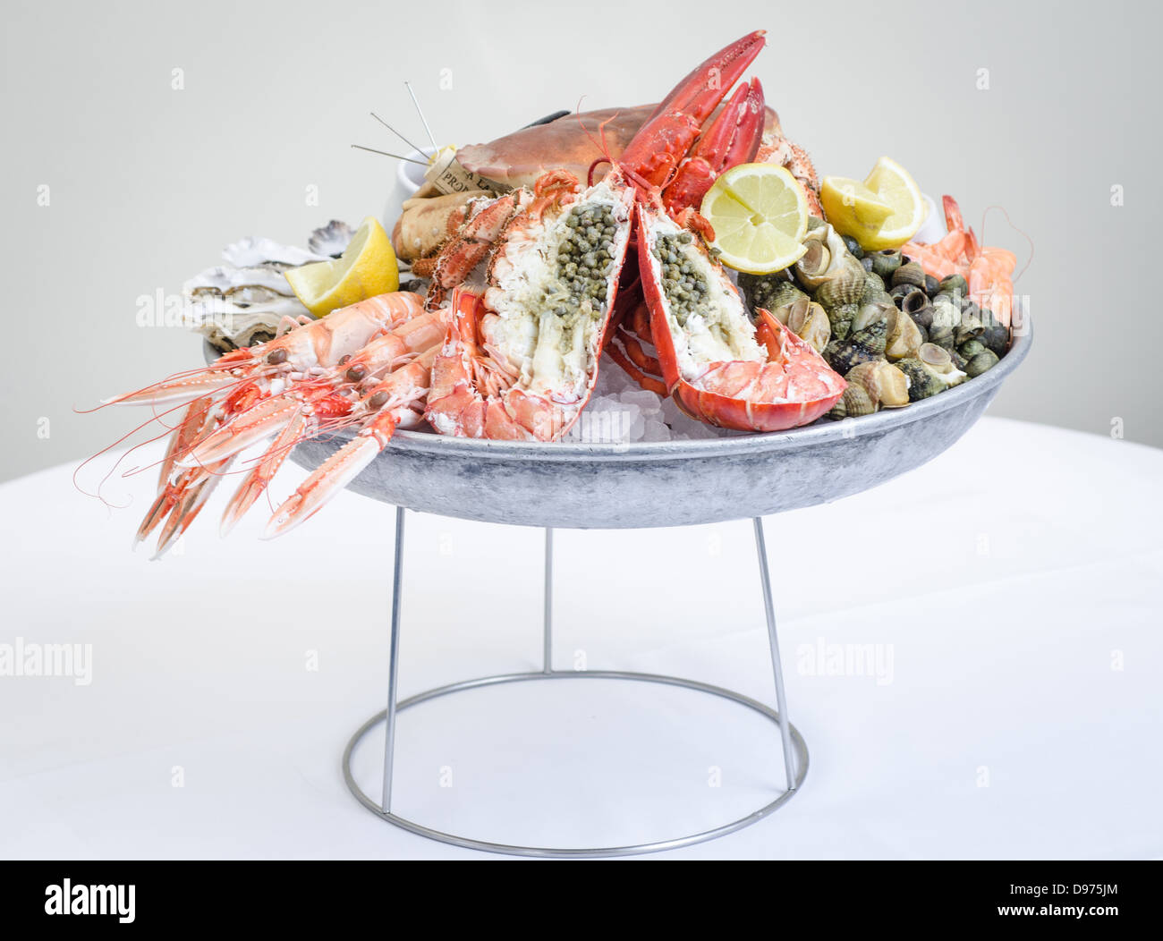 Seafood platter hi-res stock photography and images - Alamy