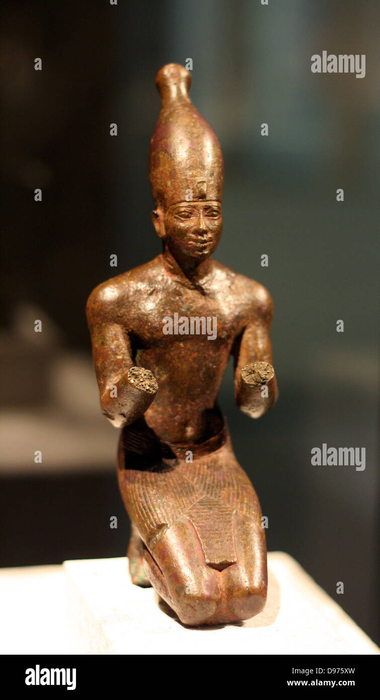 Two statuettes of Kushite kings , 25 Dynasty around 670 BC bronze Stock ...