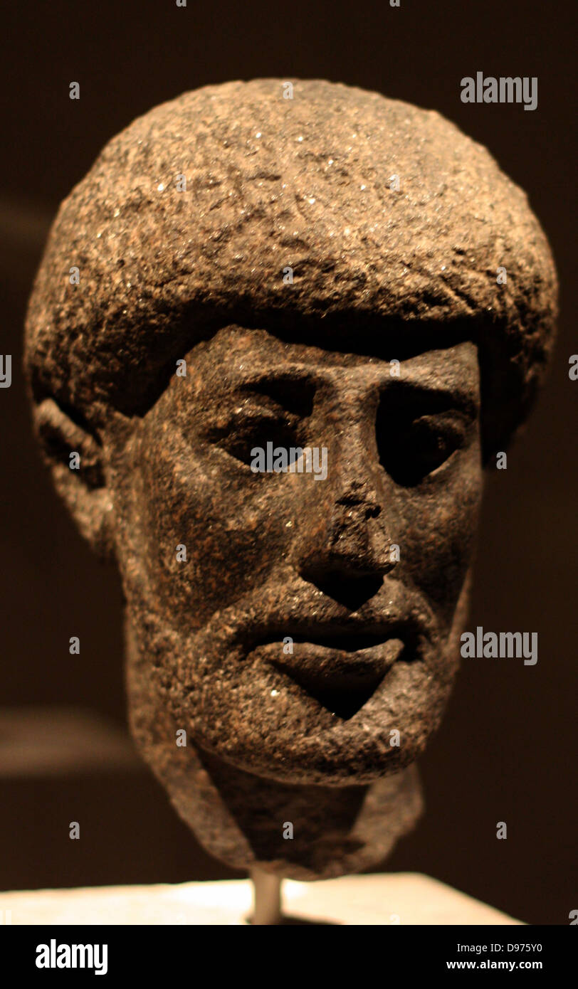 Greek male statue bc hi-res stock photography and images - Alamy
