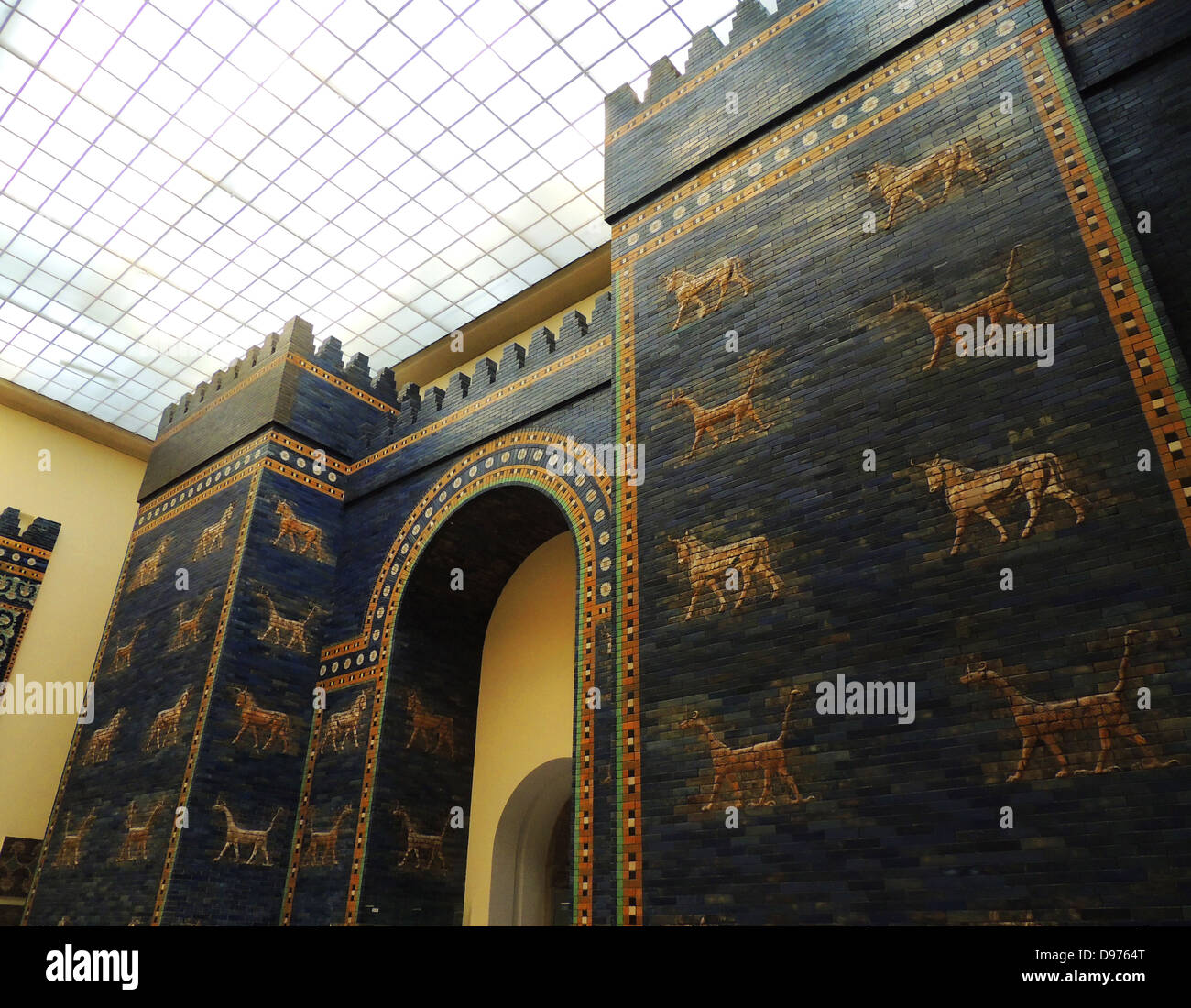 Babylon plus details showing palms hi-res stock photography and images ...