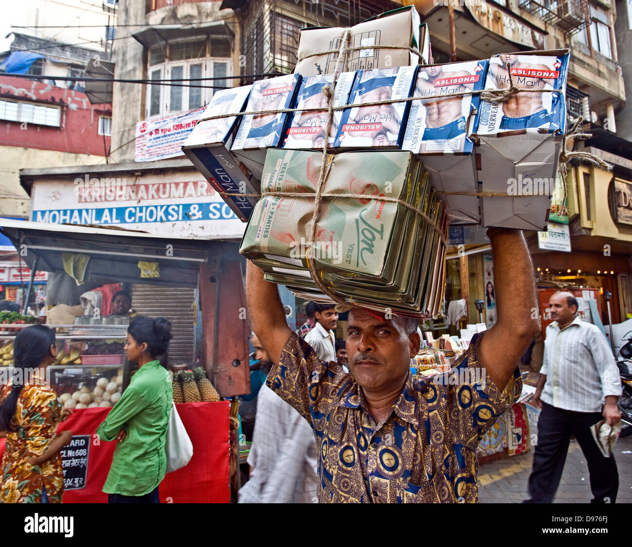 Bombay Bazaars nr Crawford Market Stock Photo - Alamy