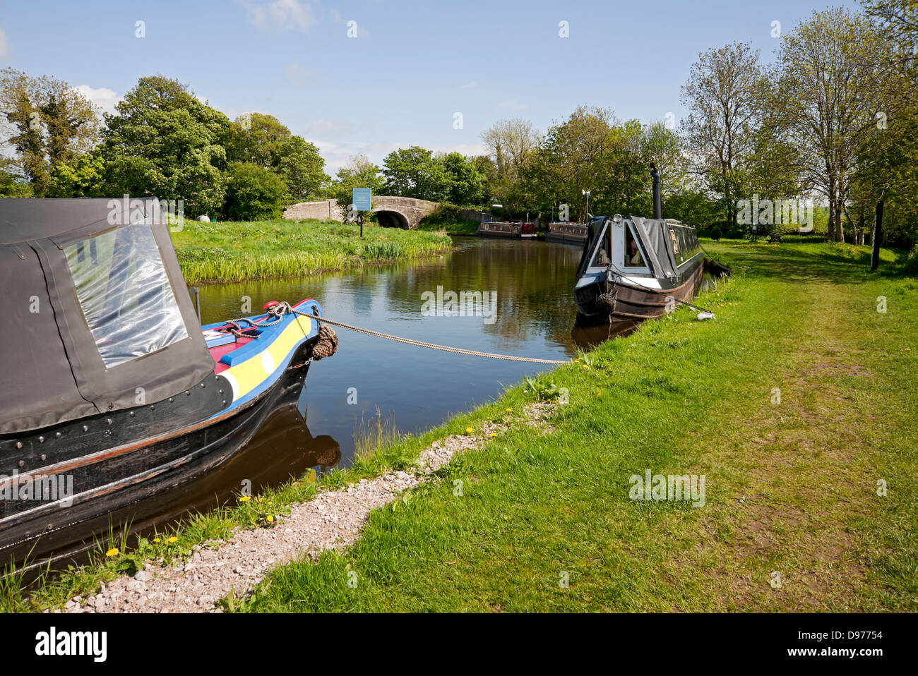 Barges on the lancaster canal hi-res stock photography and images - Alamy