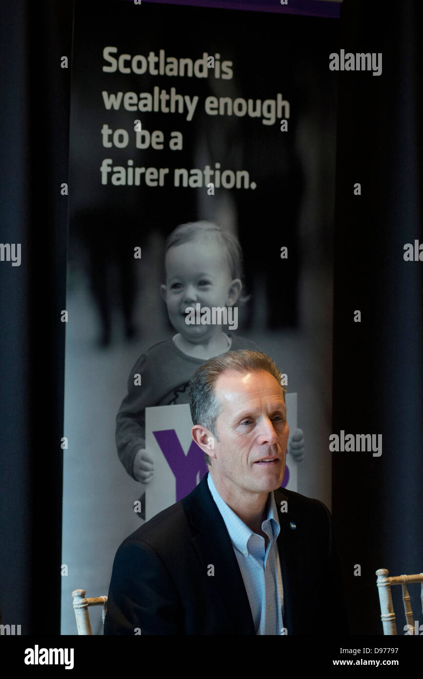 Yes Campaign meeting at SNP conference Stock Photo - Alamy