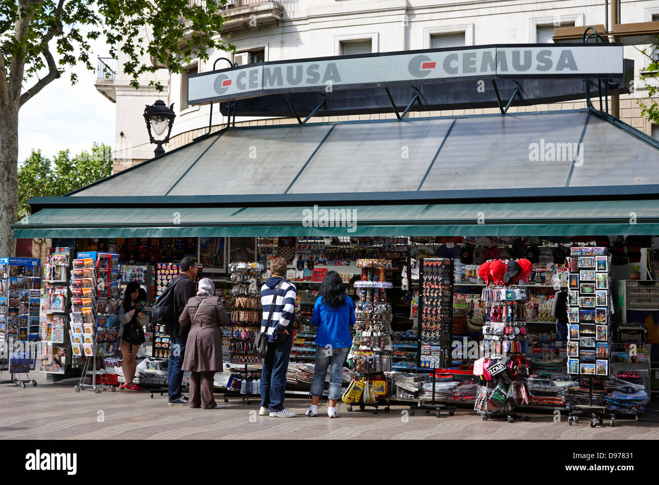 Souvenir kiosk hi-res stock photography and images - Alamy
