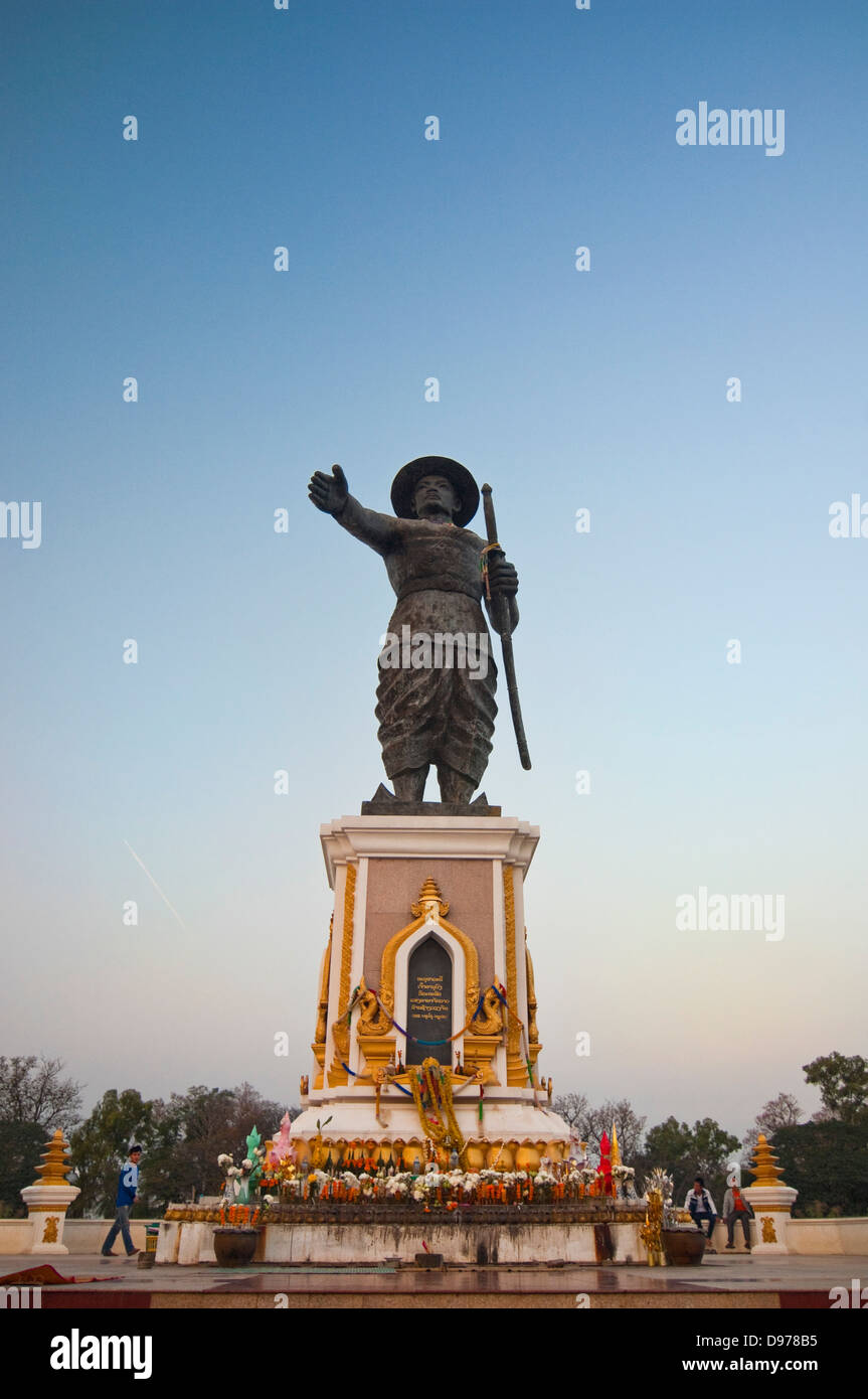 Vertical view of the statue of King Anouvong in Chao Anouvong Park at ...