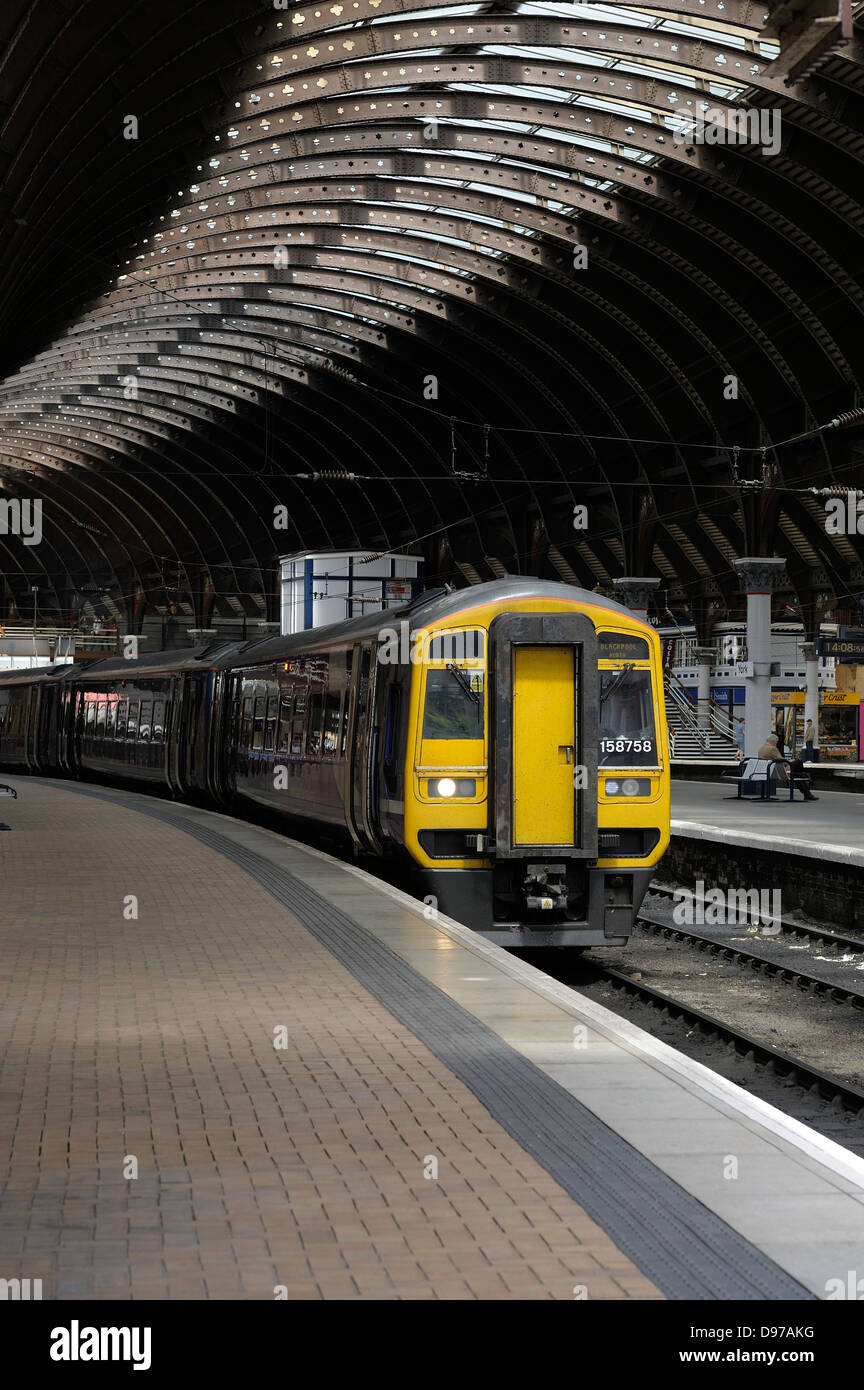 Blackpool north train station hi-res stock photography and images - Alamy