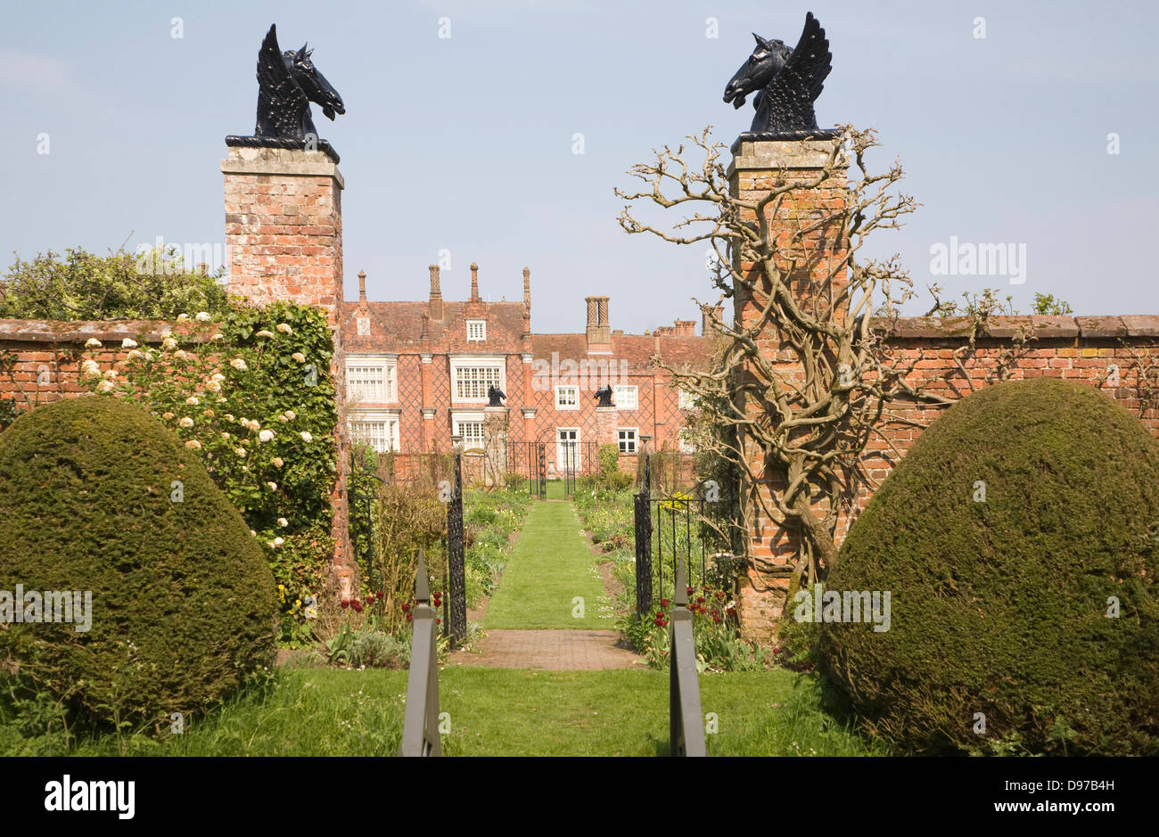 Gardens Helmingham Hall Suffolk England Stock Photo - Alamy