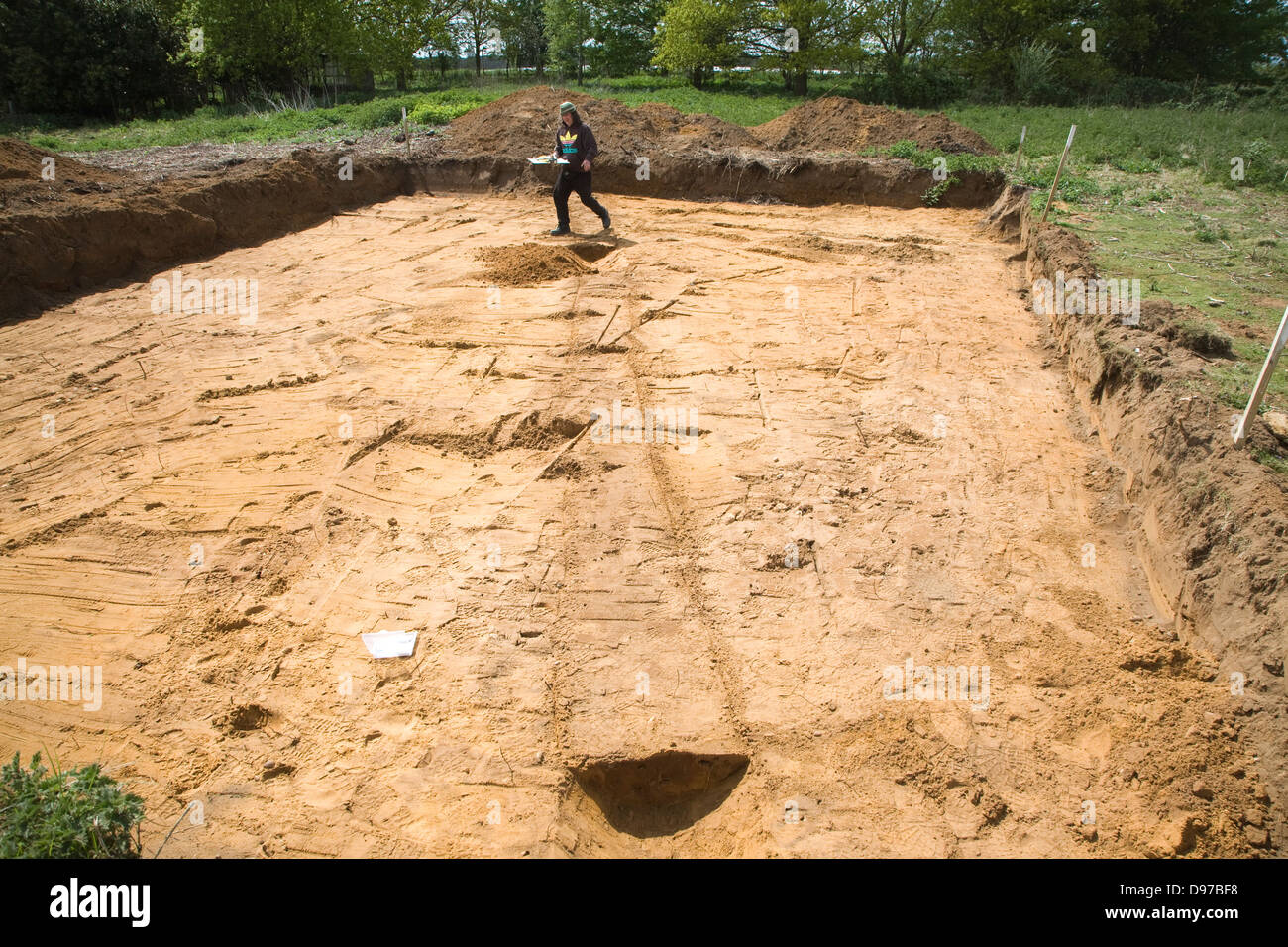 Archaeologists discover prehistoric field boundary ditch during ...