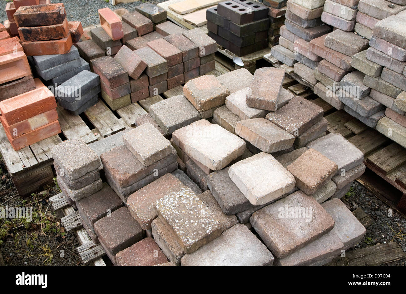Clay bricks hi-res stock photography and images - Alamy
